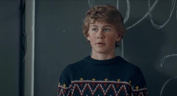 Familien Jul og nissehotellet 2021 with English Subtitles - DVDBay